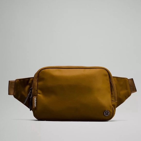 Lululemon Everywhere Belt Bag Burnt Caramel